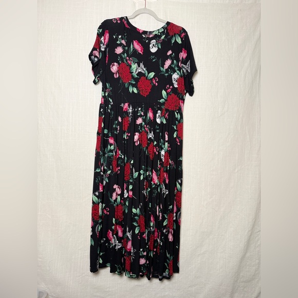 torrid | Dresses | Torrid Black With Red Roses Skulls Butterflies ...